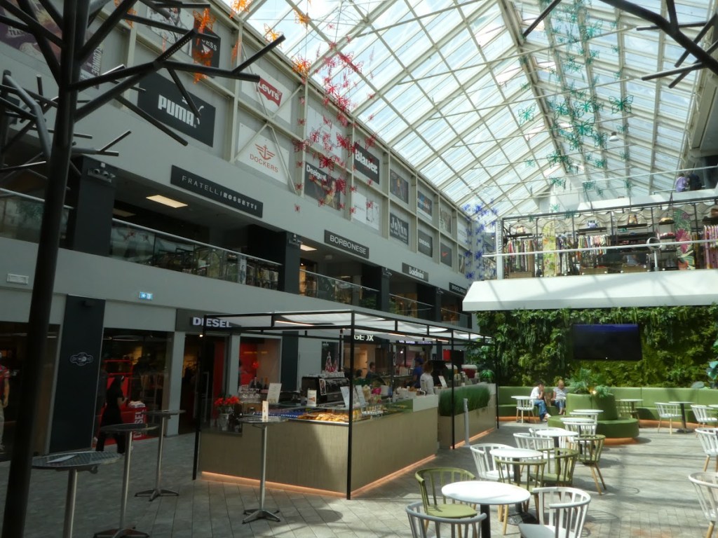 Shopping In and Around Como | The Como Companion